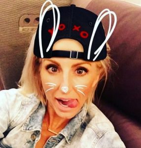 Caroline Arthur Height, Weight, Age, Husband, Bio & Family
