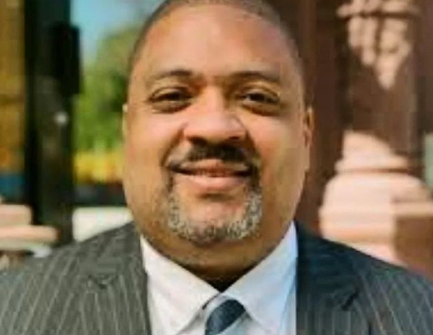Who is Alvin Bragg? Wiki, Biography, Career, Education, Wife, Parents ...