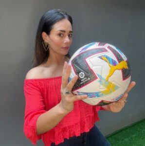 Mayanti Langer Wiki, Age of Stuart Binny's Wife, Career, Family ...