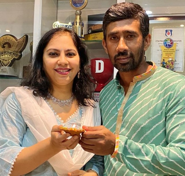 Romi Saha Wiki (Wriddhiman Saha's Wife), Age, Family, Education, Caste ...