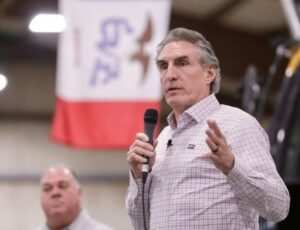 Who is Doug Burgum? Biography, Wiki, Net Worth, Wife's Name, Education ...