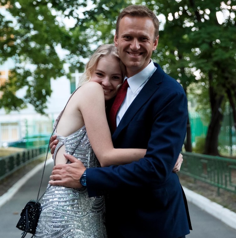 Dasha Navalnaya (Alexei Navalny’s Daughter) Age, Biography, Height ...
