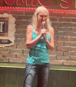 Who is Alli Breen? (Comedian) Height, Biography, Age, Boyfriend, Family