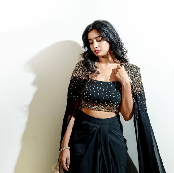 Anjali Anish Biography, Age, Height, Family, Boyfriend and More