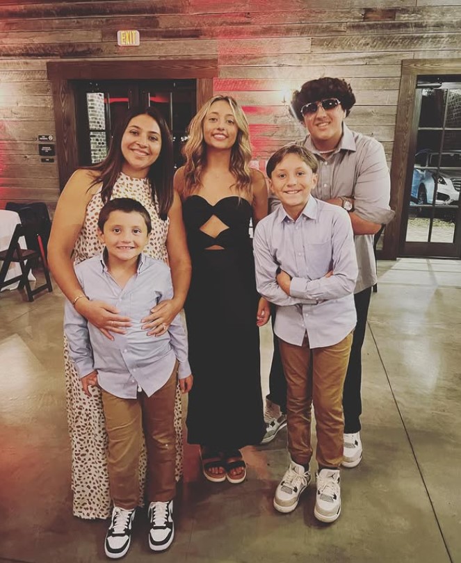 FGTeev Mom (YouTuber) Height, Biography, Age, Boyfriend, Family
