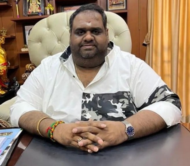 Ravindar Chandrasekaran (Bigg Boss Tamil 8) Age, Wife, Family, Caste ...