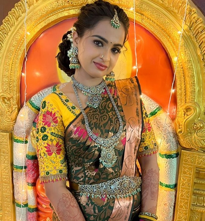 Reshma Prasad Age, Height, Husband, Biography, Family