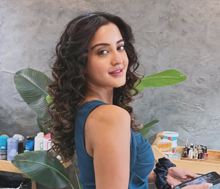 Insha Ghaii Kalra Height, Age, Husband, Family, Biography