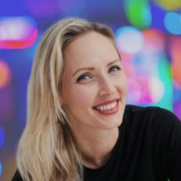 Emily Frlekin (J. D. Pardo's Wife) Biography - Age, Net Worth, Height