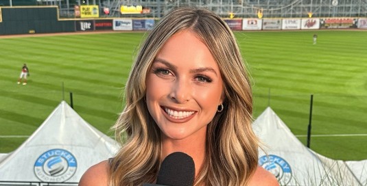 Hailey Hunter Biography, Husband, Net Worth, Salary, Height